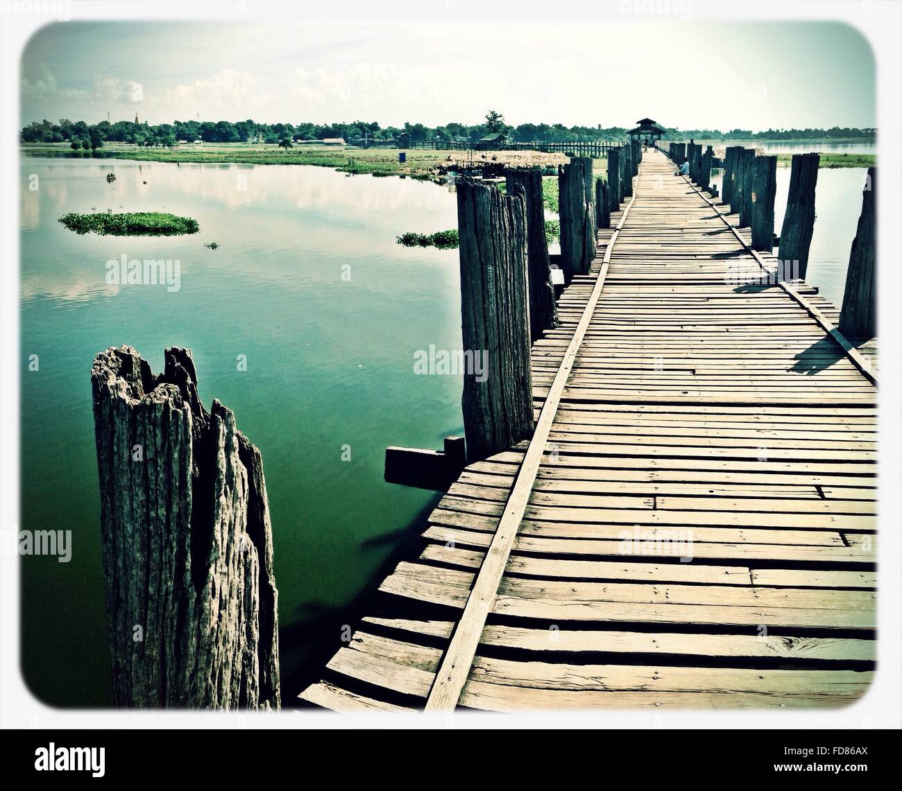 Old wooden river structure hi-res stock photography and images - Alamy