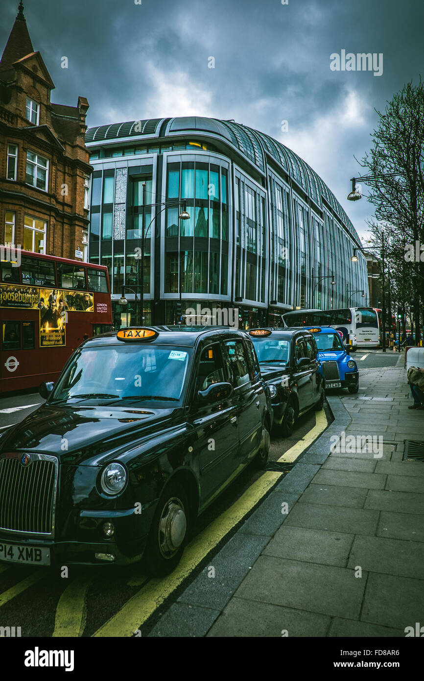 Oxford taxi rank hi-res stock photography and images - Alamy
