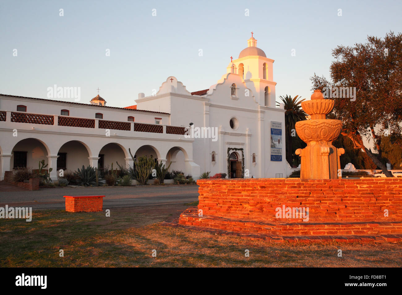 Mission san luis rey de francia hi-res stock photography and images - Alamy