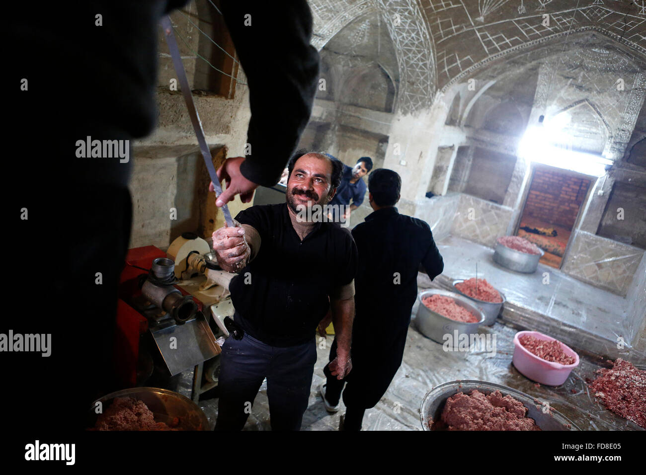Cooking lamb for nazri in a Hosseinie in Kashan, Iran Stock Photo - Alamy