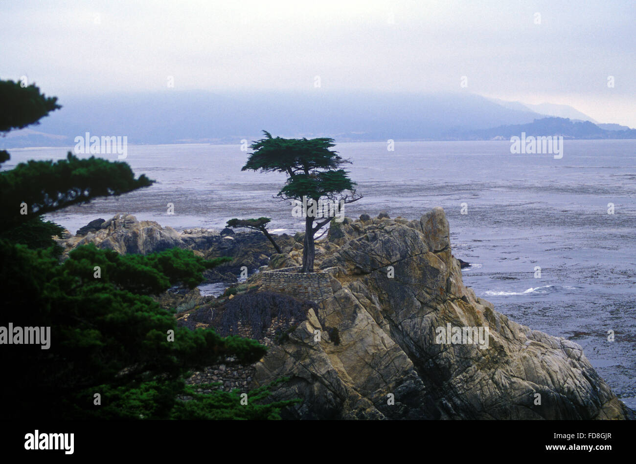 Built on cliff edge hi-res stock photography and images - Alamy