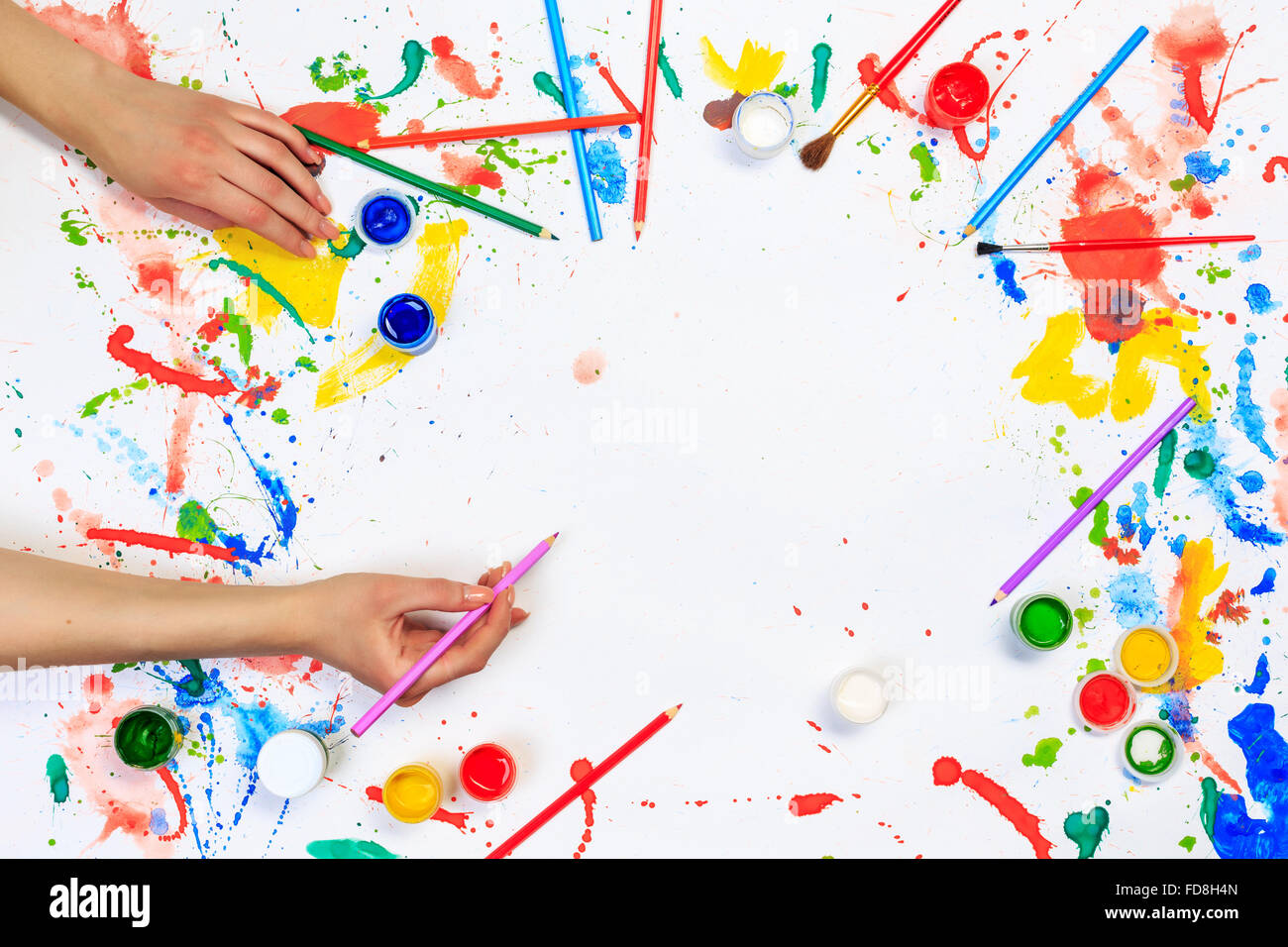 Hands create painting hi-res stock photography and images - Alamy