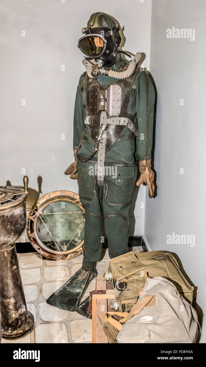 Heavy Diving Suit High Resolution Stock Photography and Images - Alamy