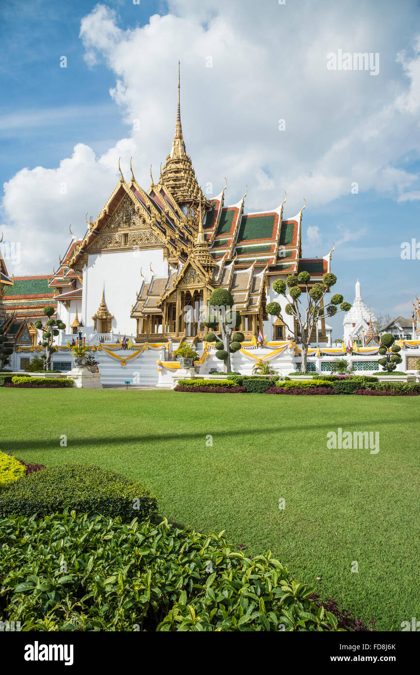 Phra keo temple hi-res stock photography and images - Alamy