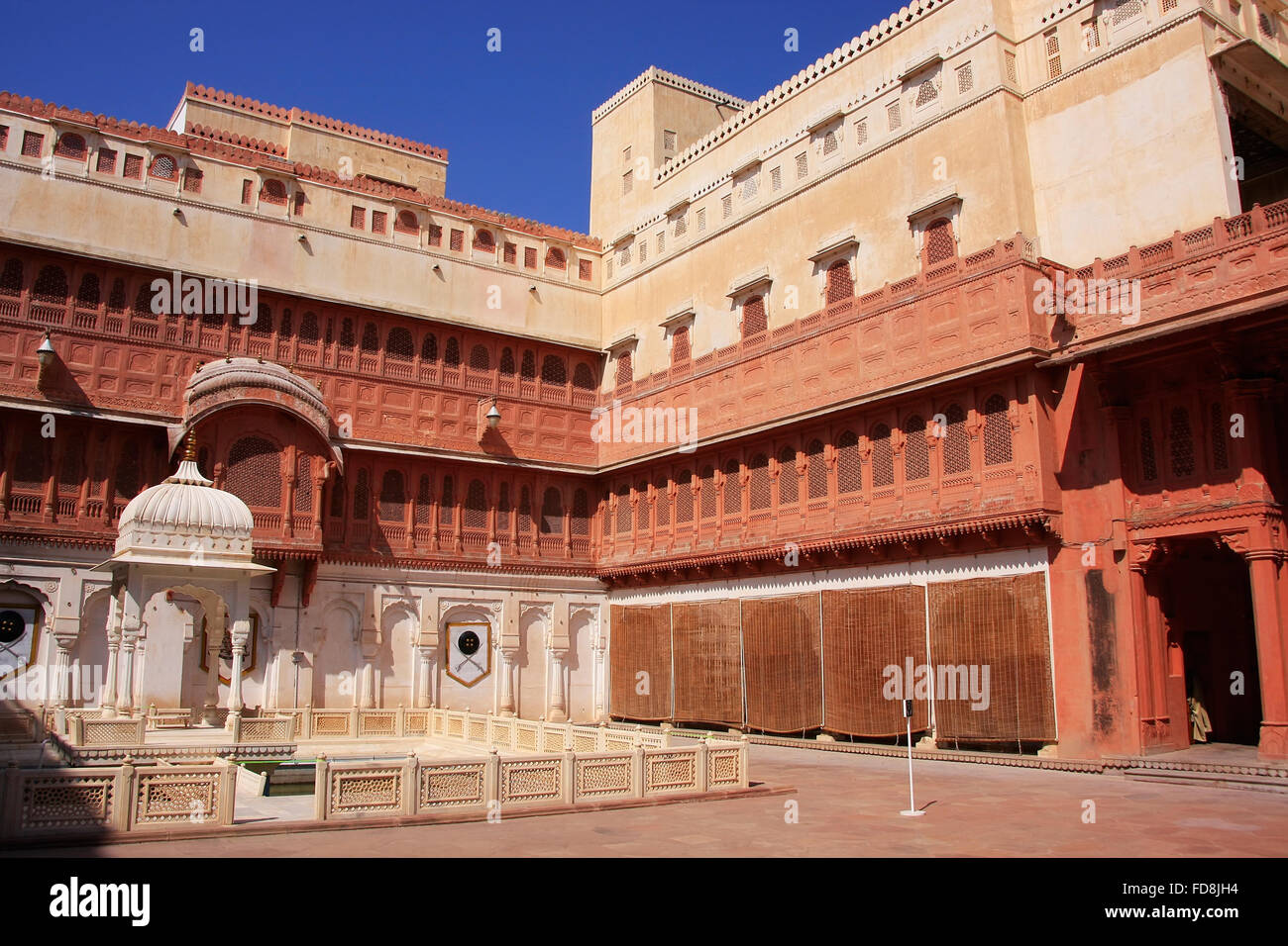 Main courtyard of Junagarh fort, Bikaner, Rajasthan, India Stock Photo ...