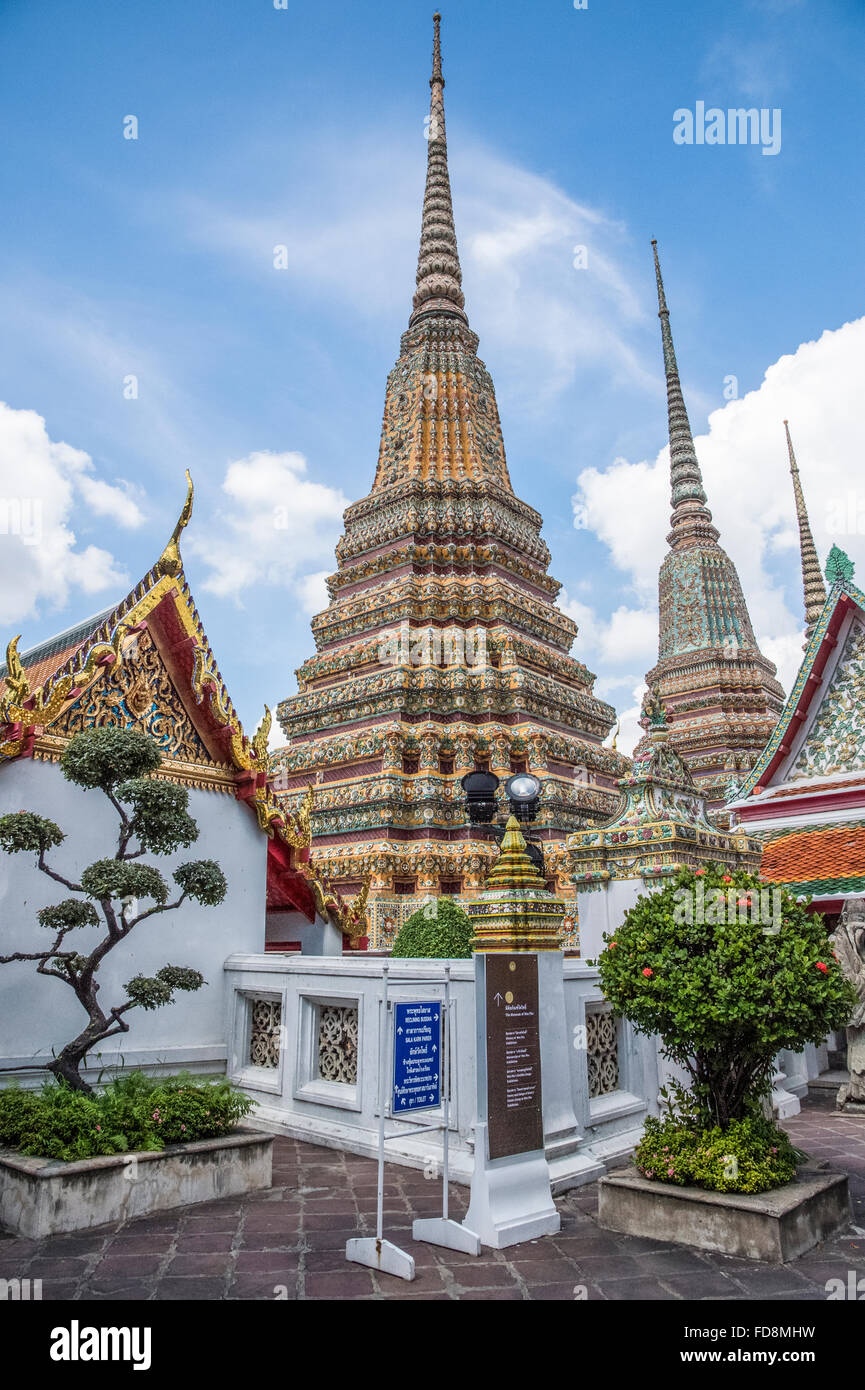 Wat Po, Temple of the Reclining Buddha Stock Photo - Alamy