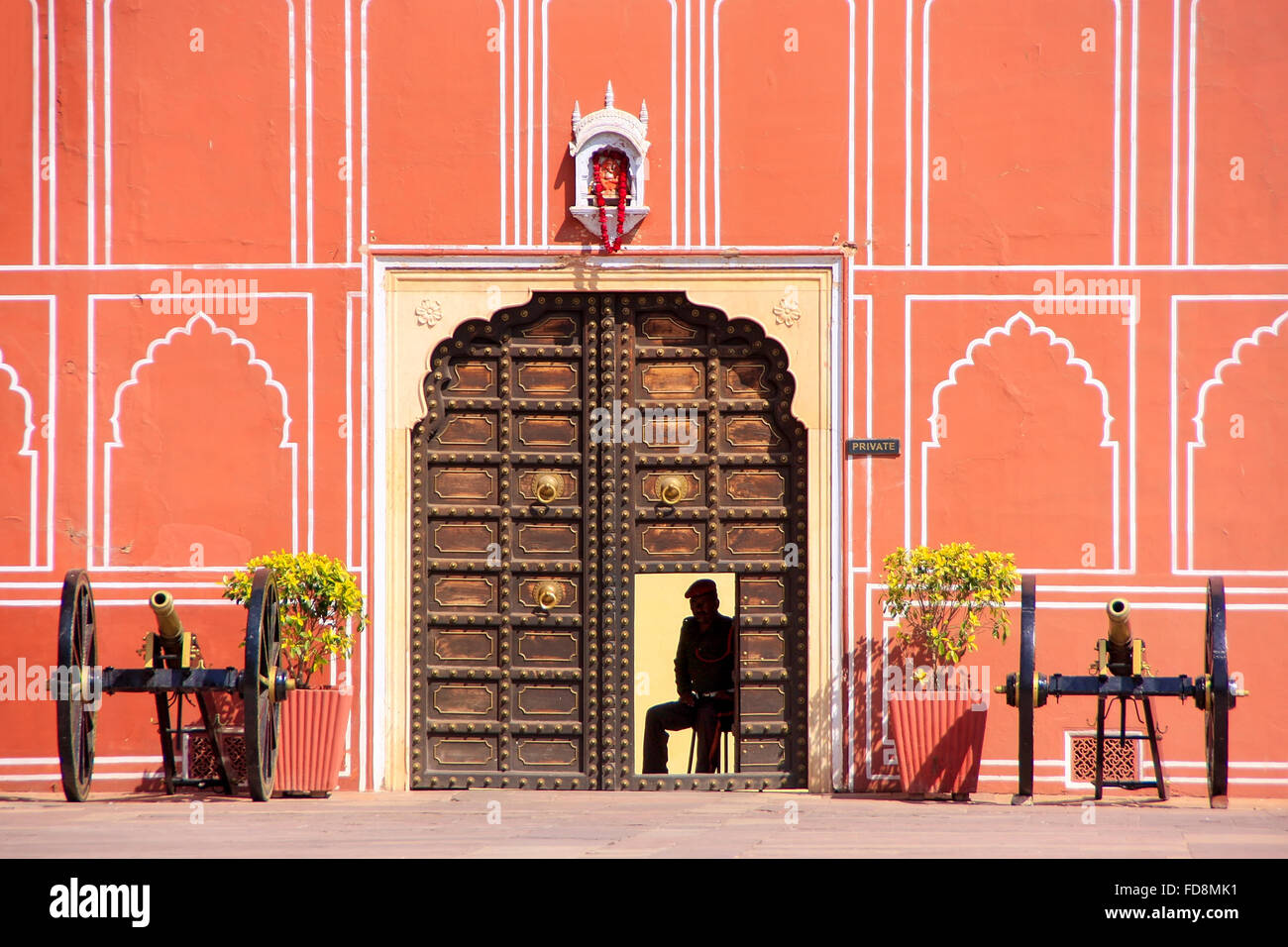 Gate with cannons at Chandra Mahal in Jaipur City Palace, Rajasthan ...