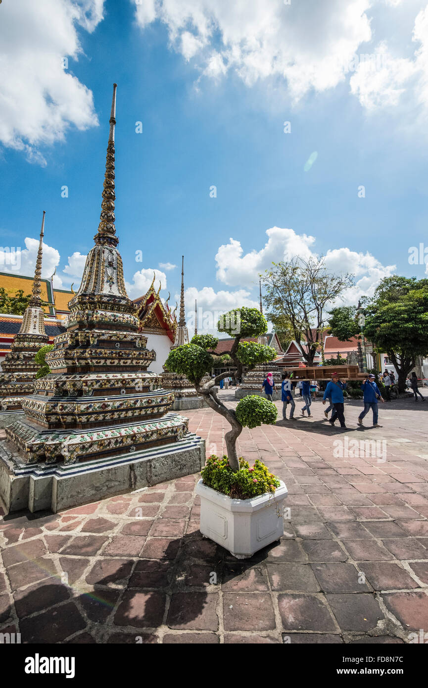 Wat Po, Temple of the Reclining Buddha Stock Photo - Alamy