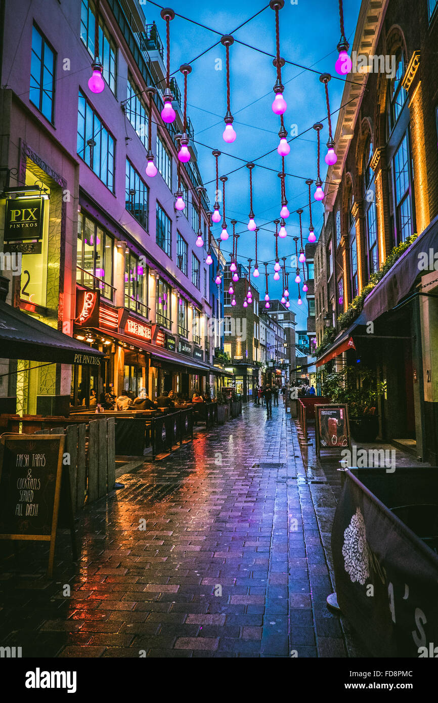 London streets hi-res stock photography and images - Alamy