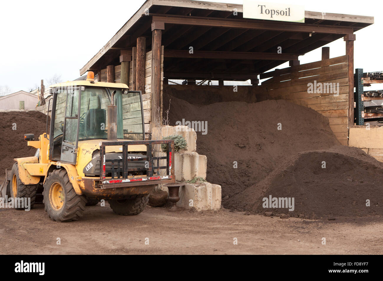 Top soil storage shed at garden center - USA Stock Photo - Alamy