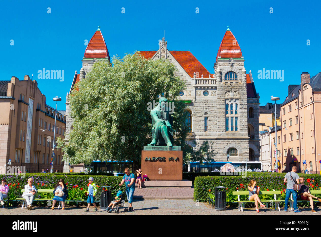 Suomen Kansallisteatteri, National Theatre, with Aleksis Kivi memorial ...