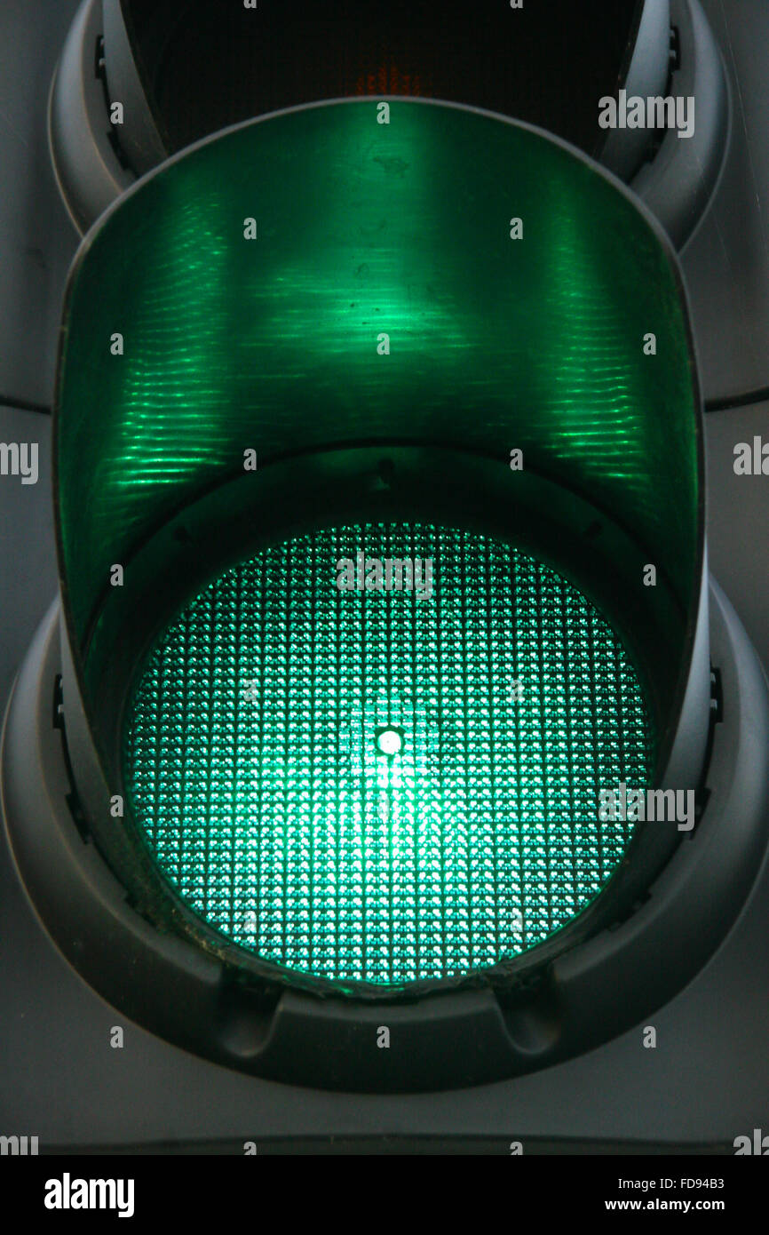 Green traffic signal hi-res stock photography and images - Alamy