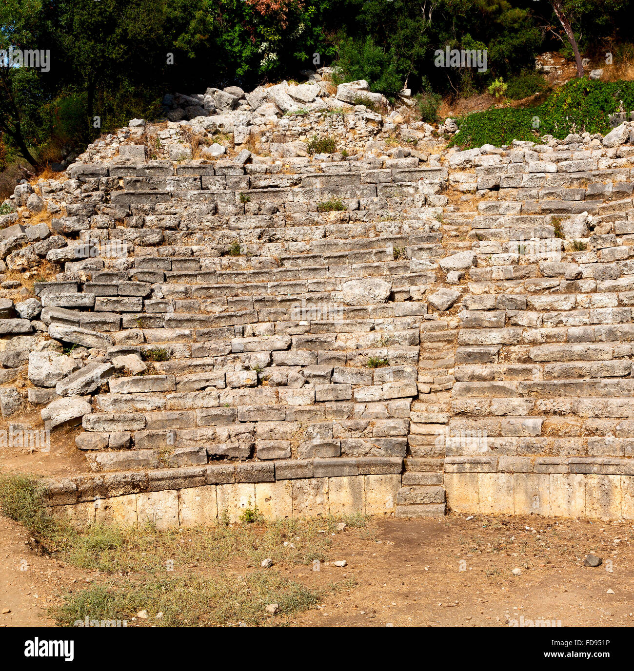 Destroyed column in black and white hi-res stock photography and images ...