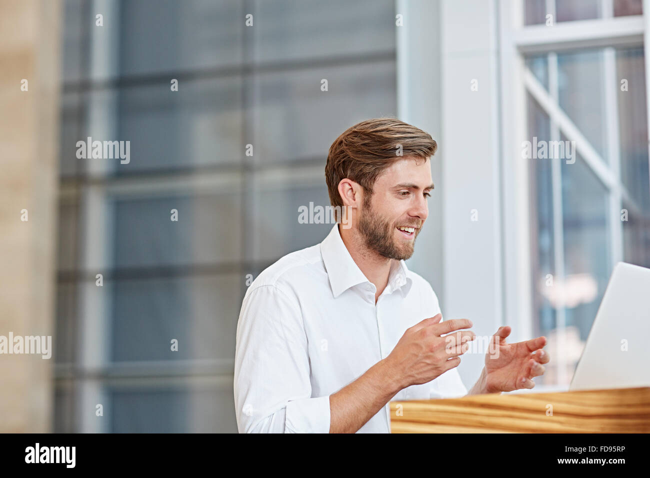 Employee relations hi-res stock photography and images - Alamy