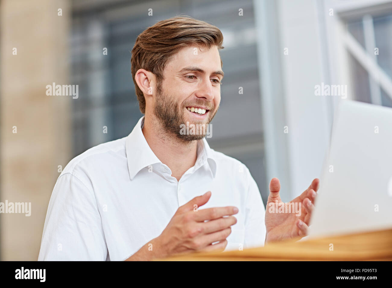 Developing long distance business realtions Stock Photo - Alamy