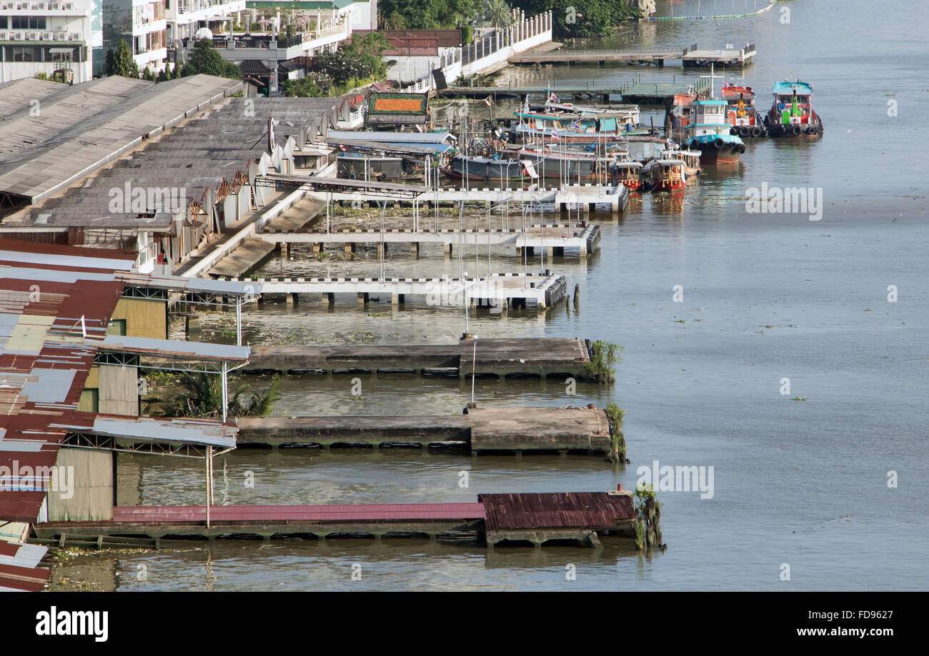 Empty ship hi-res stock photography and images - Alamy