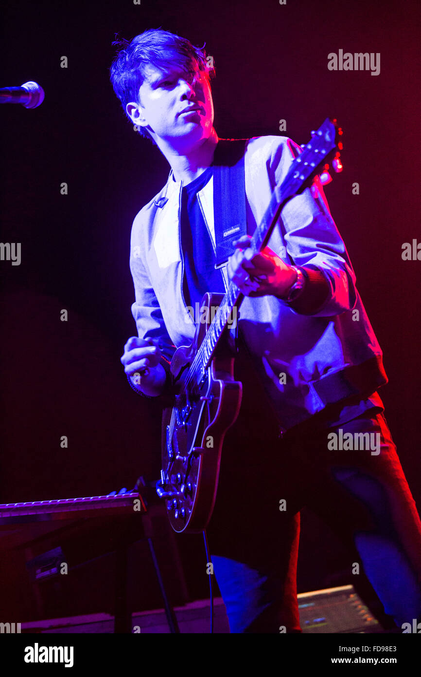 Everything everything band hi-res stock photography and images - Alamy