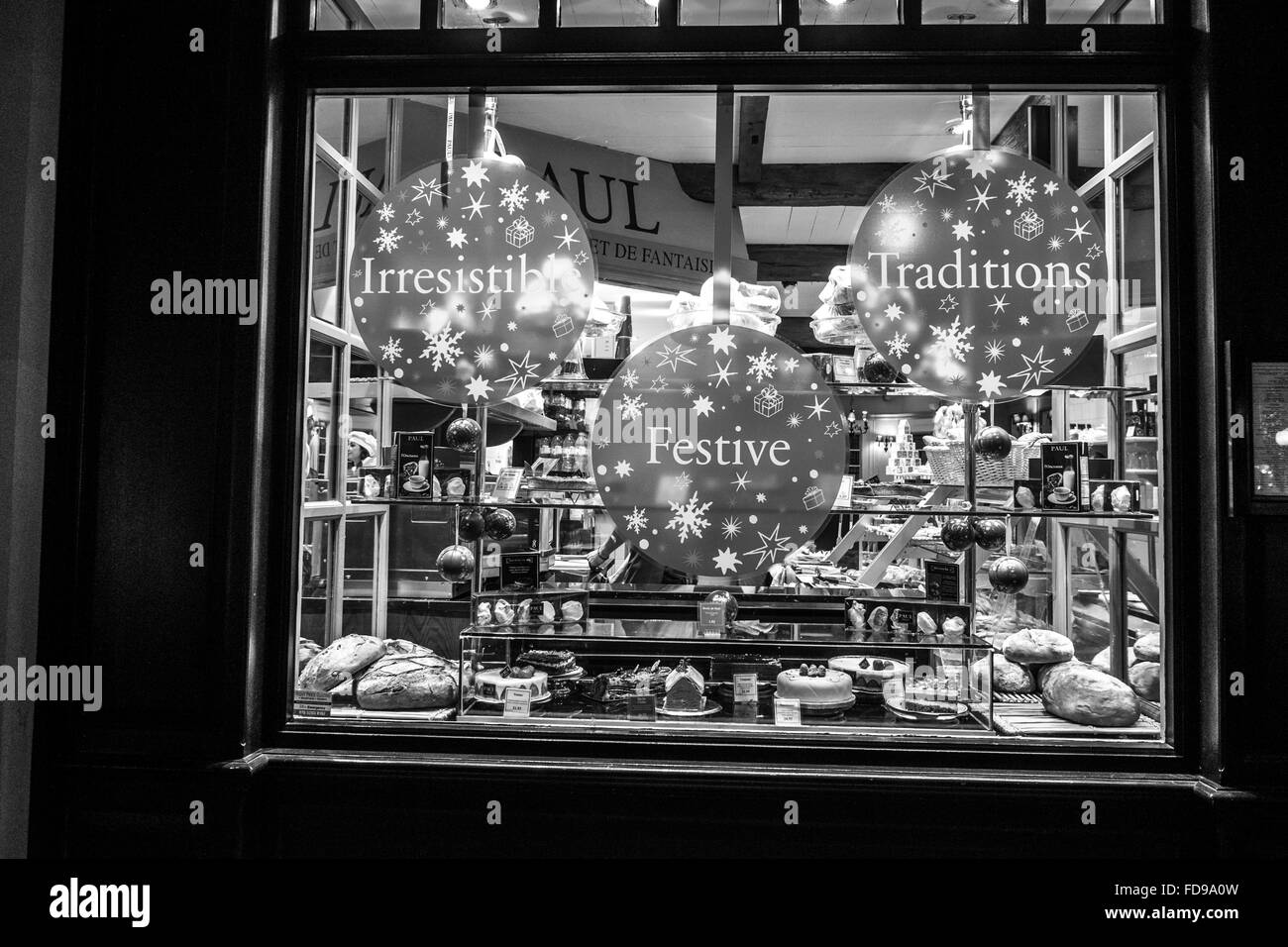 London window display Black and White Stock Photos & Images - Alamy
