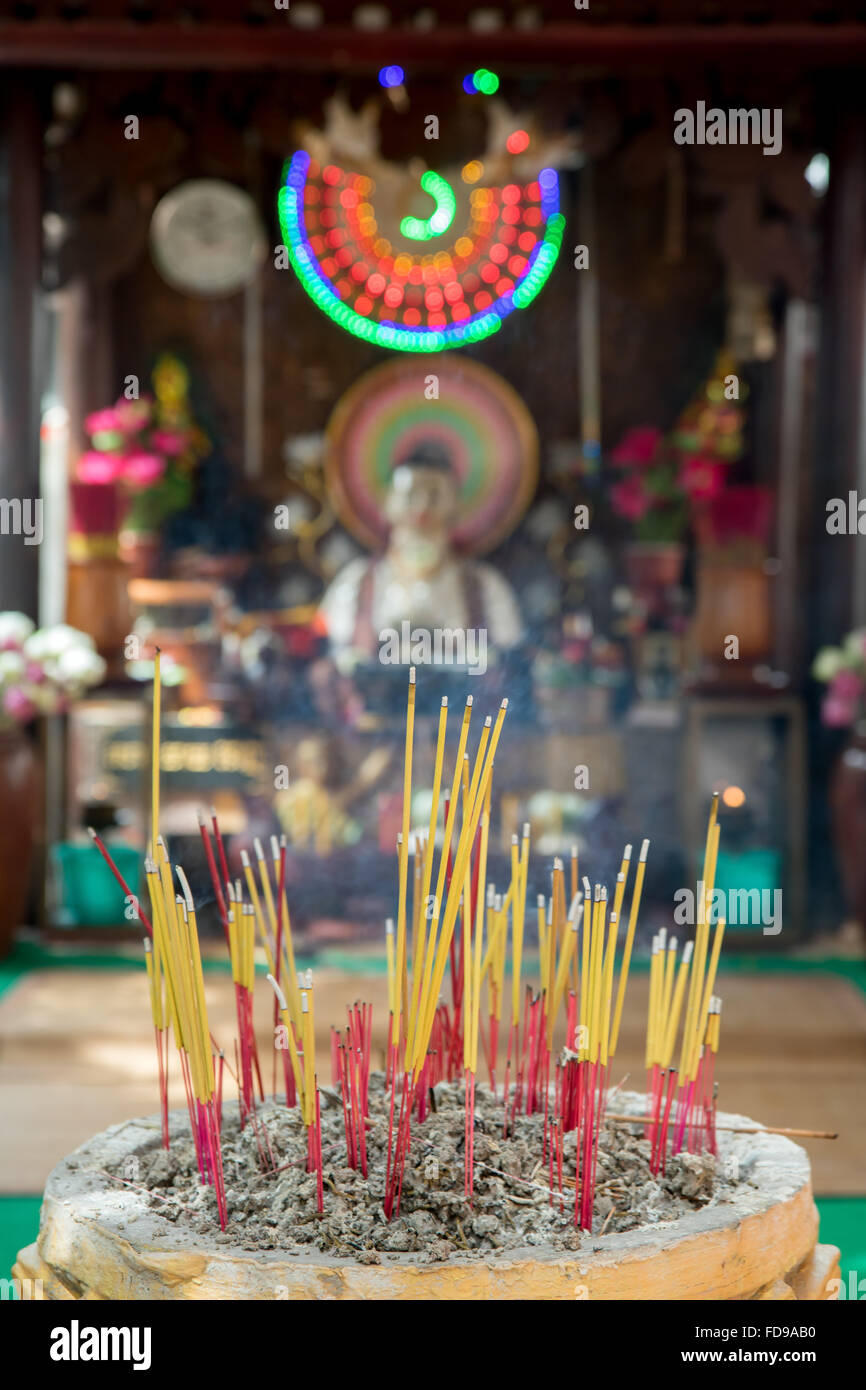 Incense at Buddhist monastery Wat Phnom Stock Photo - Alamy