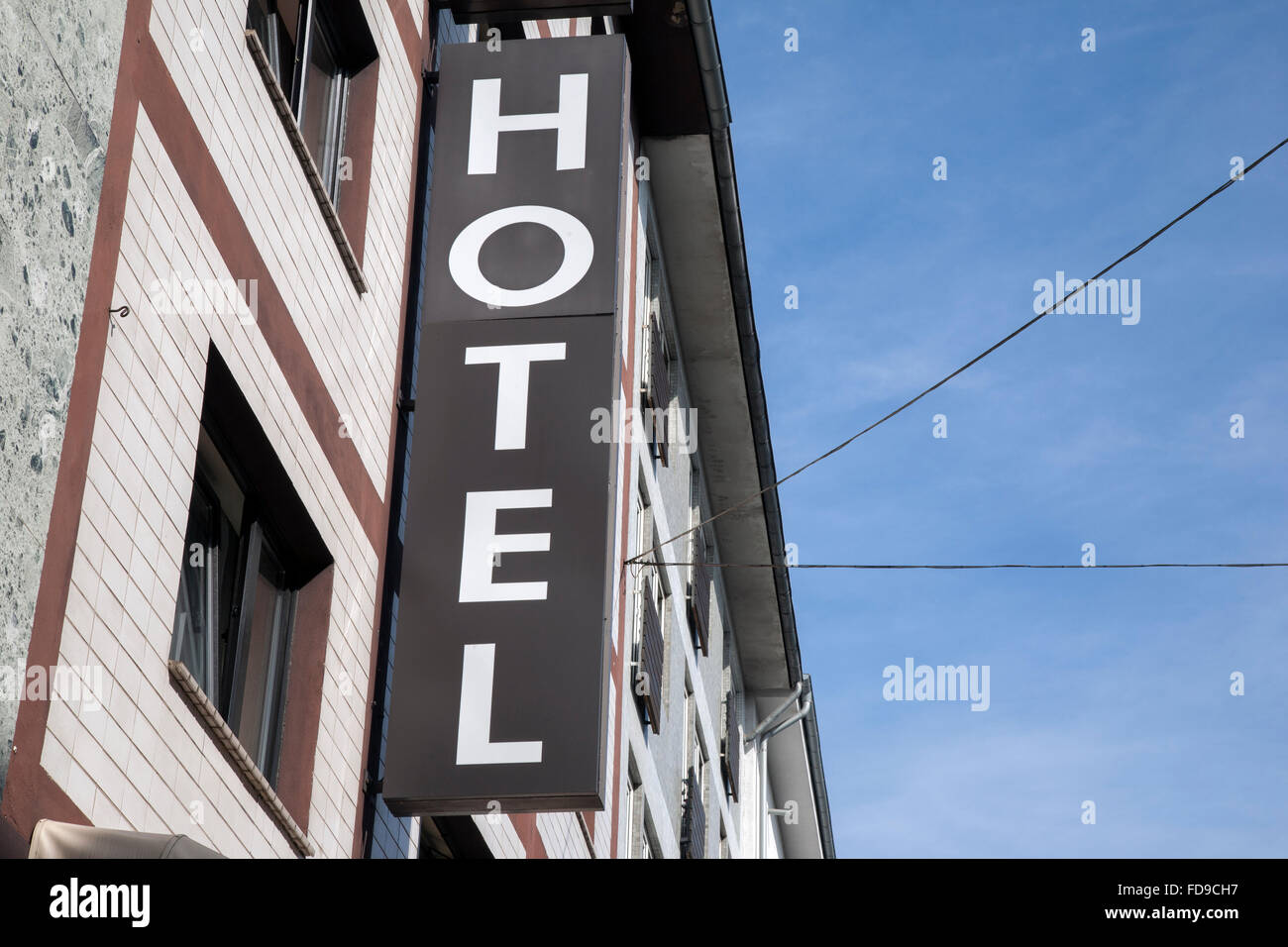 Hotel sign on diagonal slant hi-res stock photography and images - Alamy