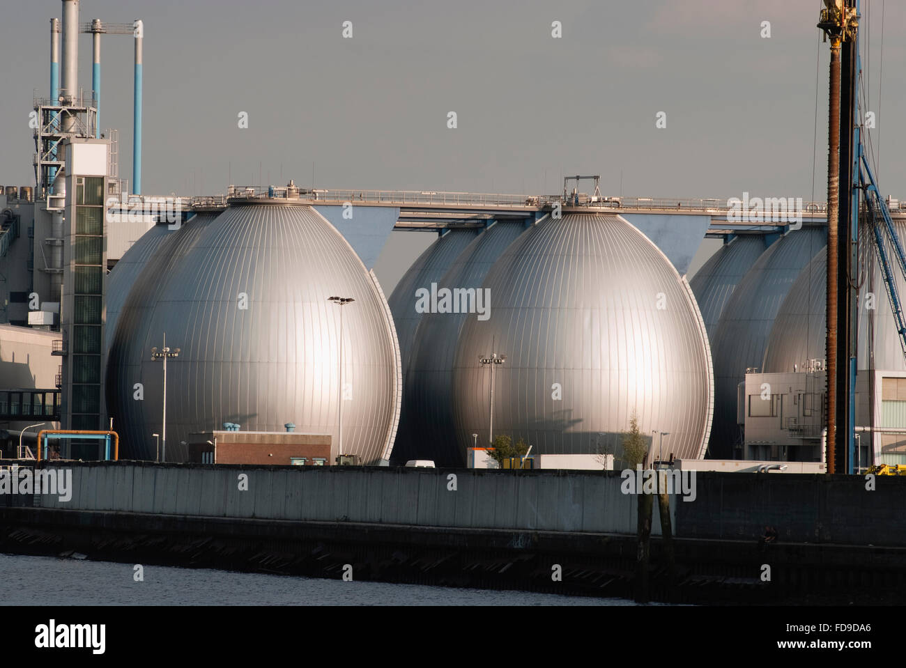 Oil storage tanks depot hi-res stock photography and images - Alamy