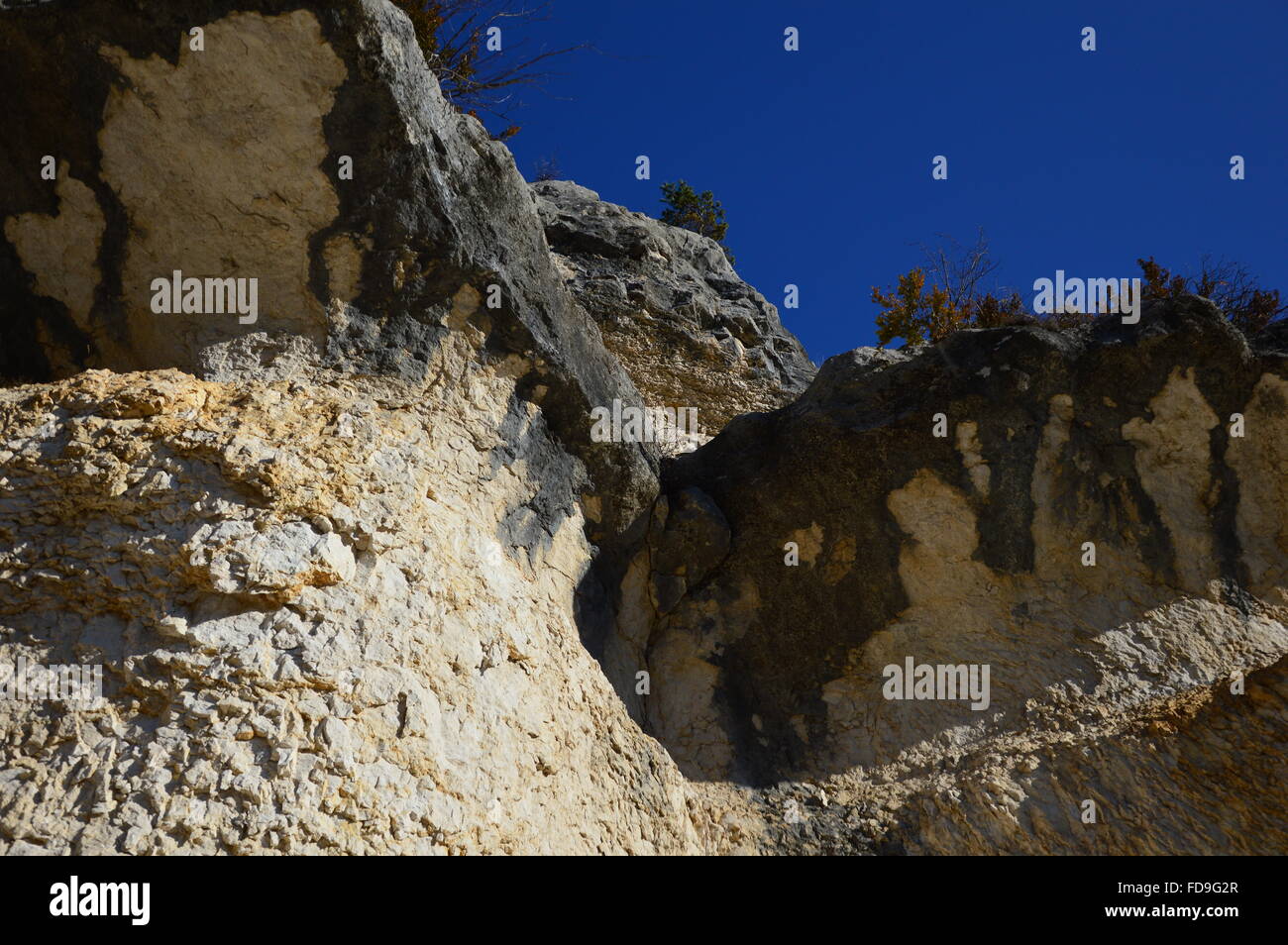 Rocks and Cliffs in the South of France Stock Photo - Alamy