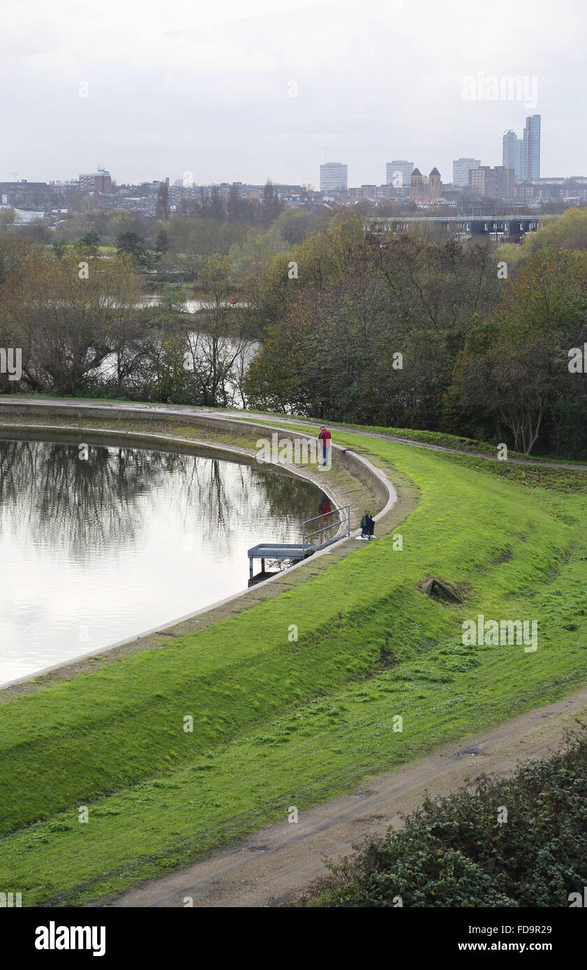 Thames water reservoir hi-res stock photography and images - Alamy