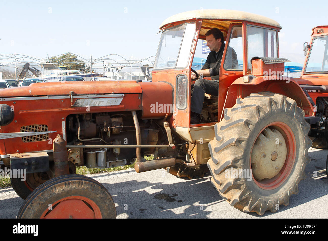 Markopoulo, GREECE. 29th Jan, 2016. Greek farmers with their tractors ...