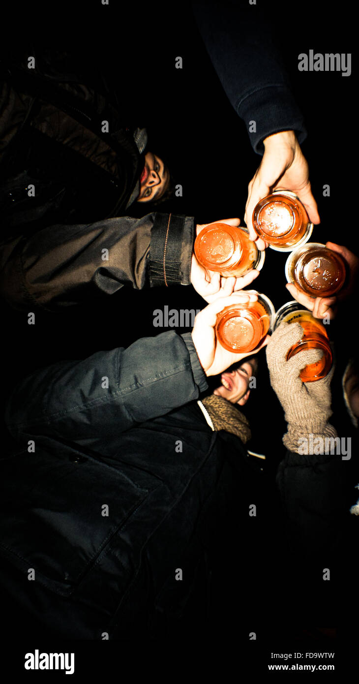 Group toasting hi-res stock photography and images - Alamy