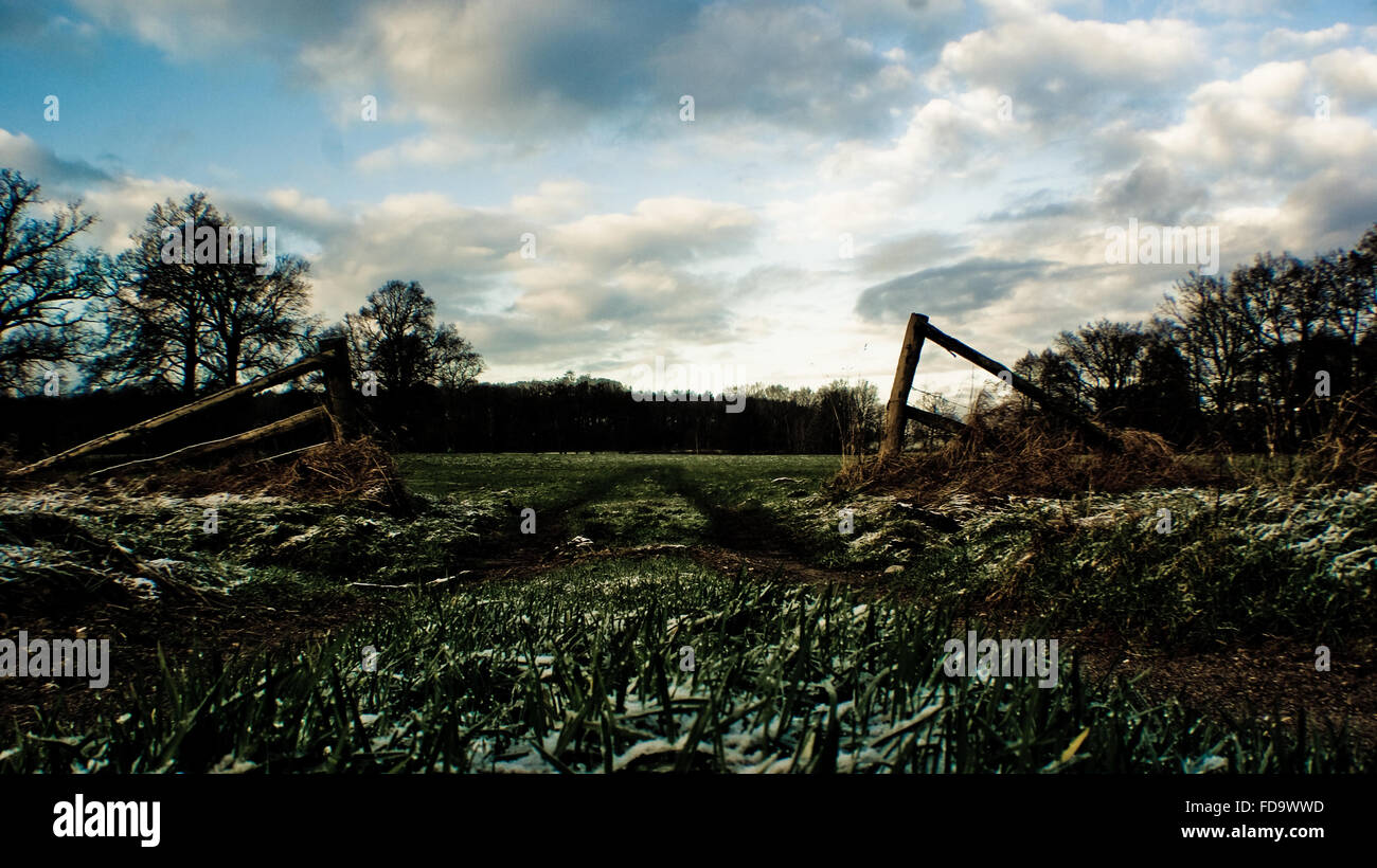 Broken gate hi-res stock photography and images - Alamy
