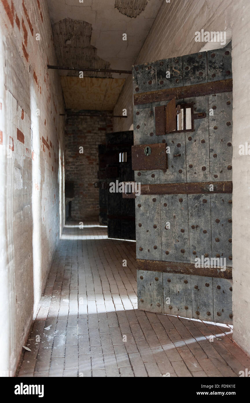Open prison door hi-res stock photography and images - Alamy