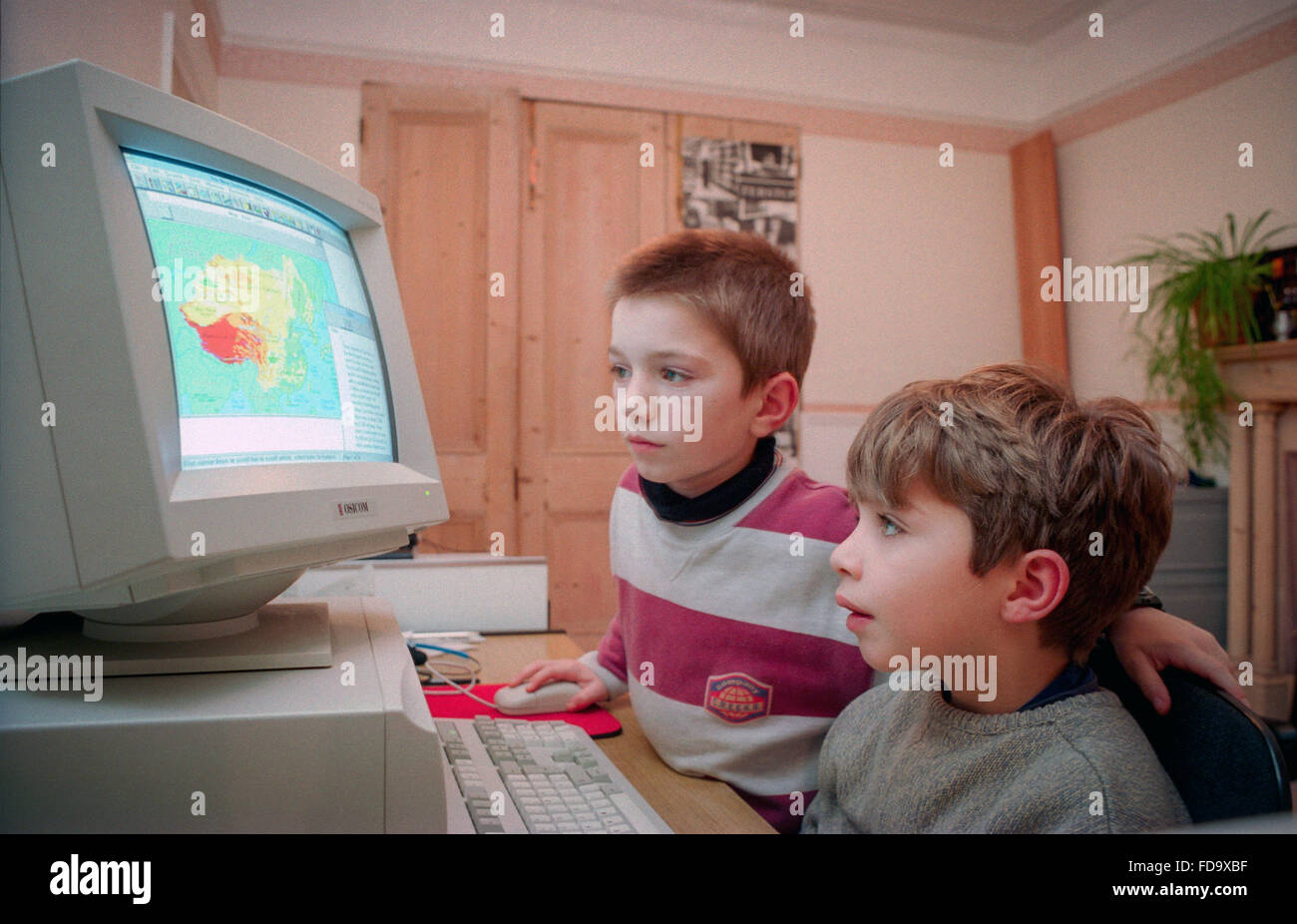 Microsoft computer 1995 hi-res stock photography and images - Alamy