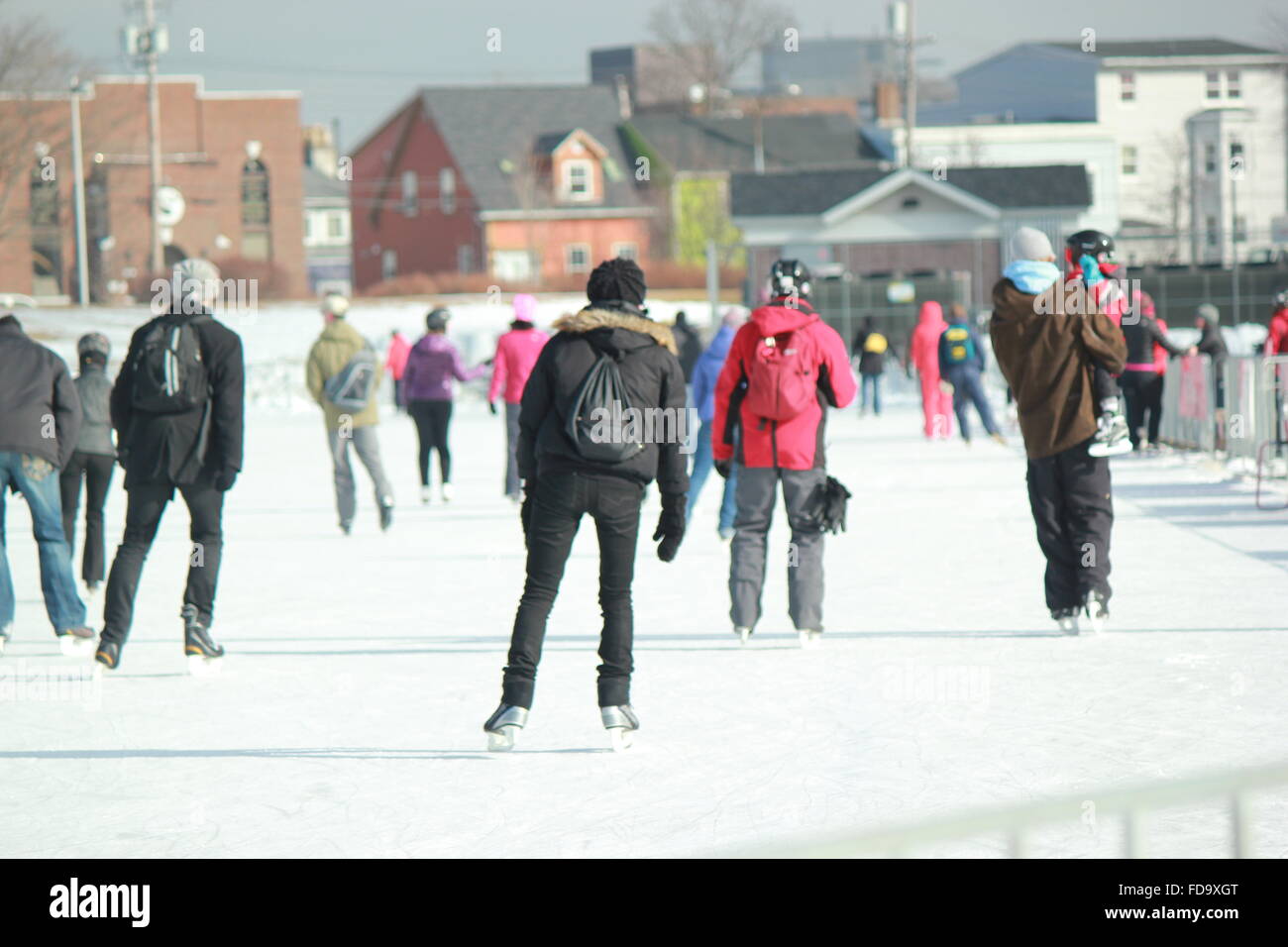 People ice skating hi-res stock photography and images - Alamy