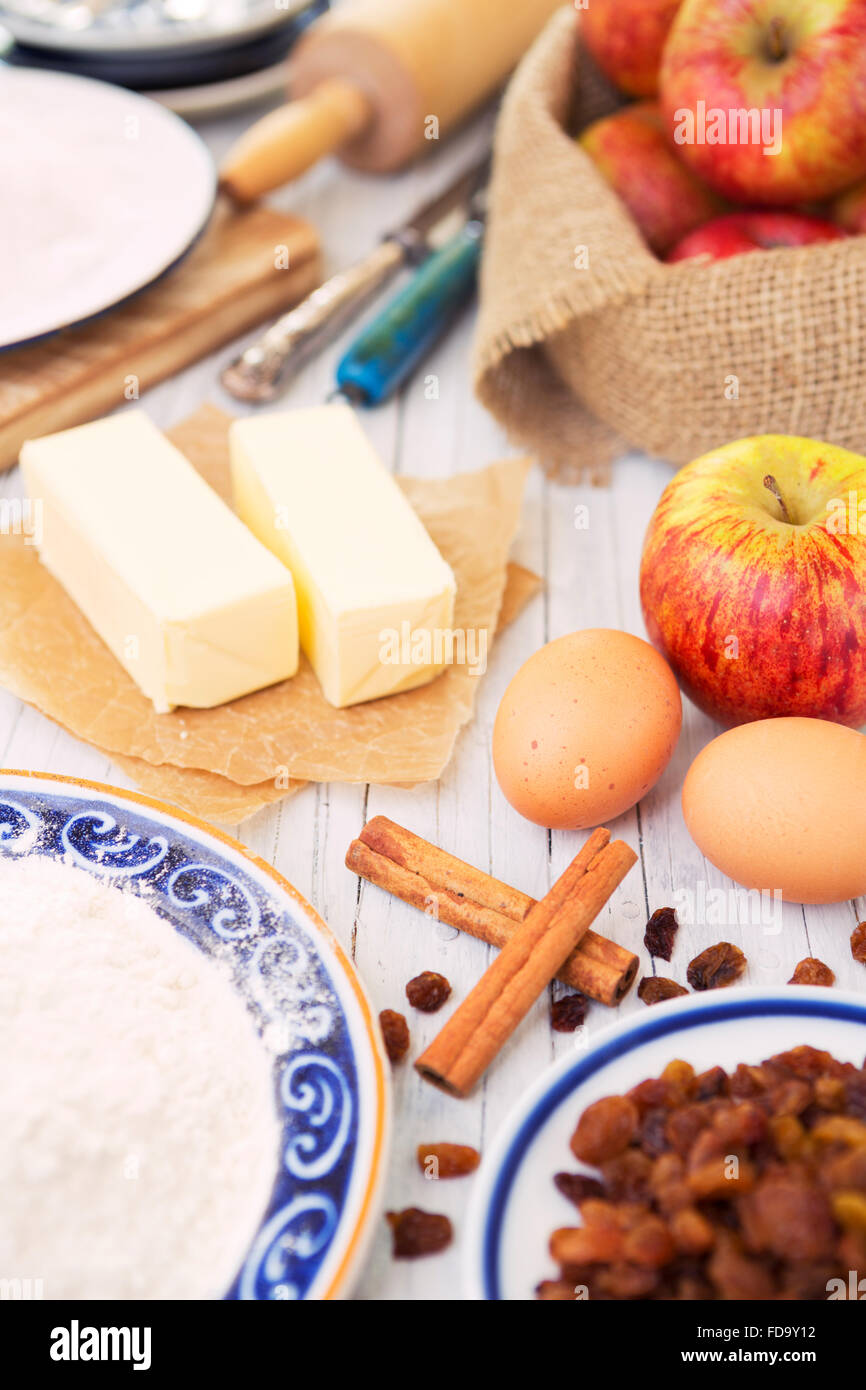 Ingredients for an apple pie on a rustic table Stock Photo - Alamy