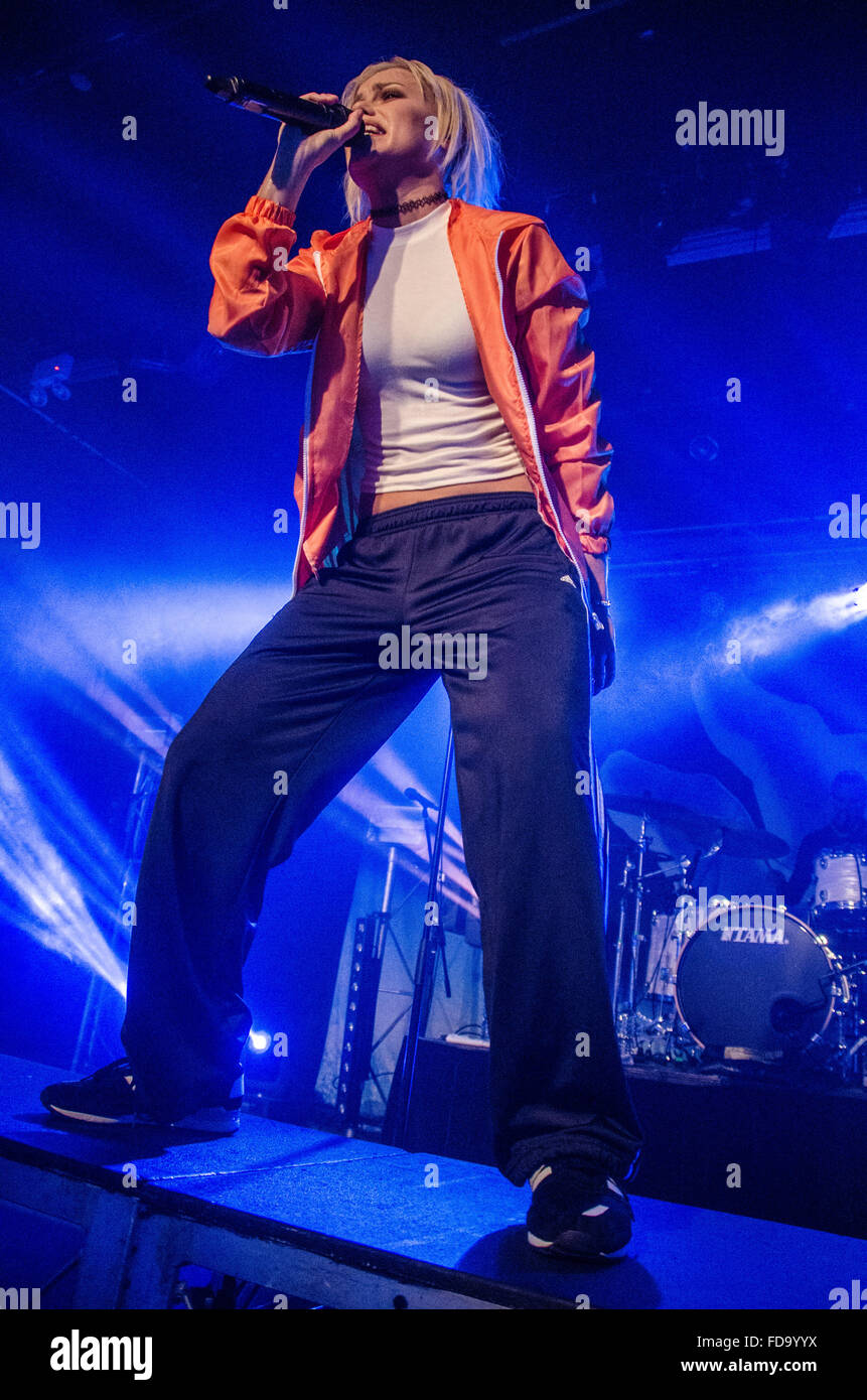 Tonight Alive High Resolution Stock Photography and Images - Alamy