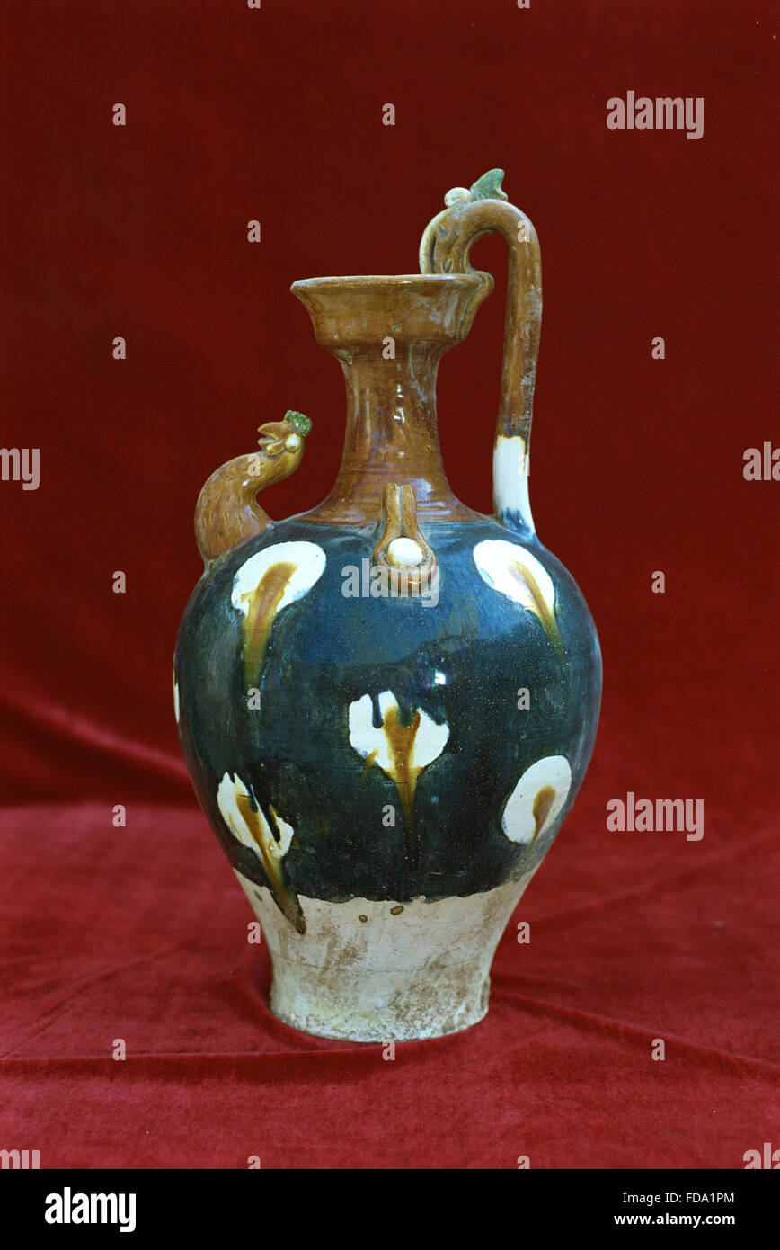 Tri coloured glazed pottery of the tang dynasty hi-res stock ...