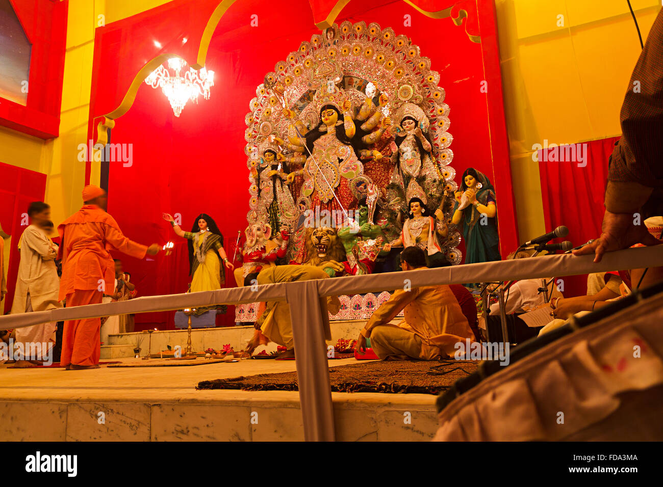 Groups Crowds Pandit Durga Puja God Statues Stock Photo - Alamy