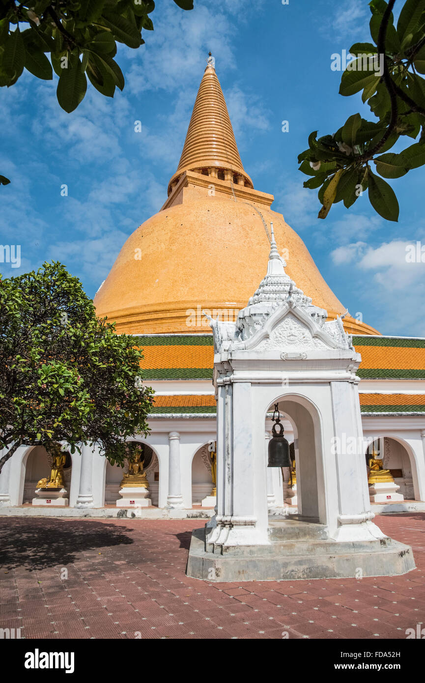 Nakhom pathom hi-res stock photography and images - Alamy