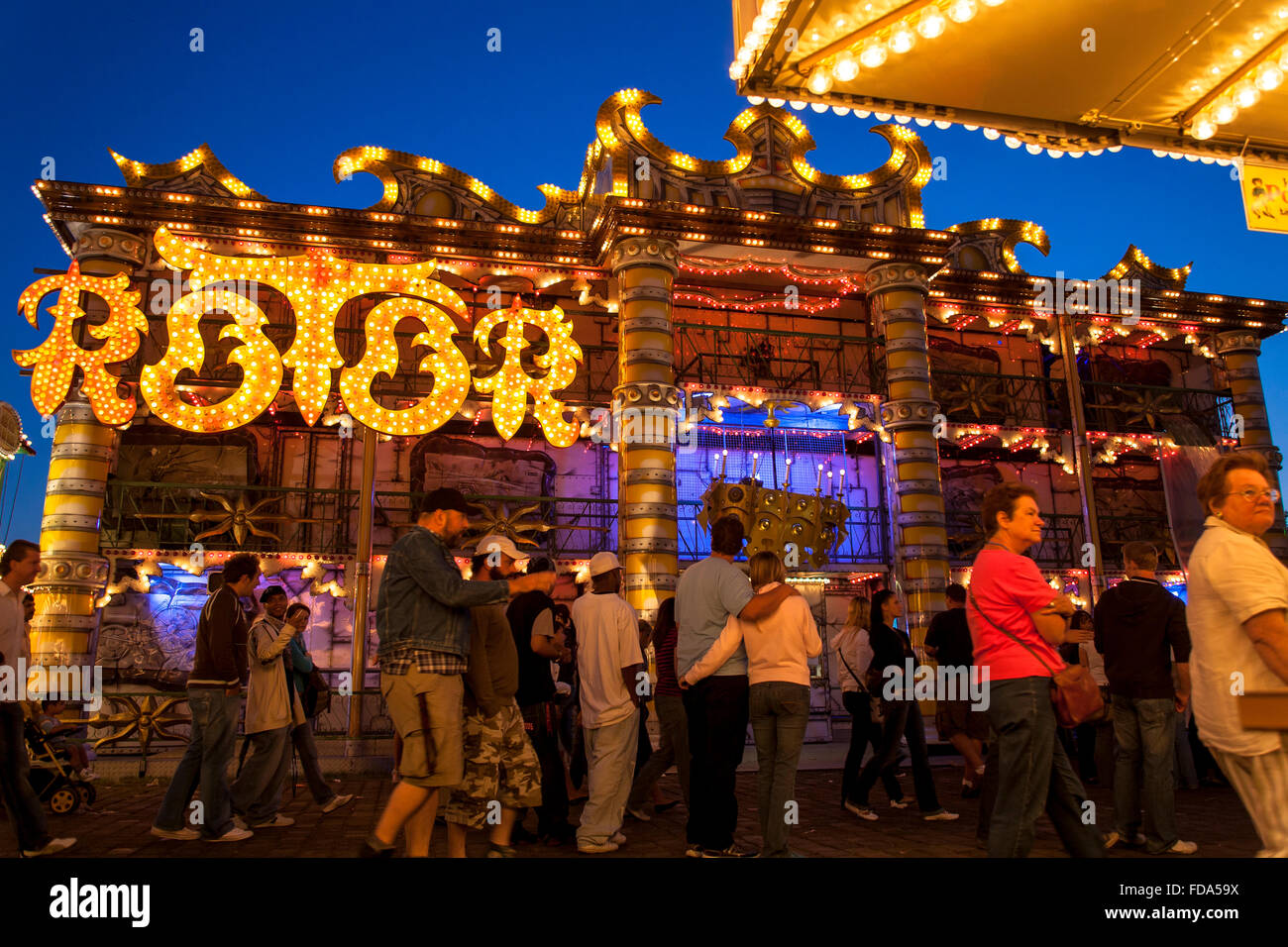 DEU, Germany, Duesseldorf, fun fair at the banks of the river Rhine in ...
