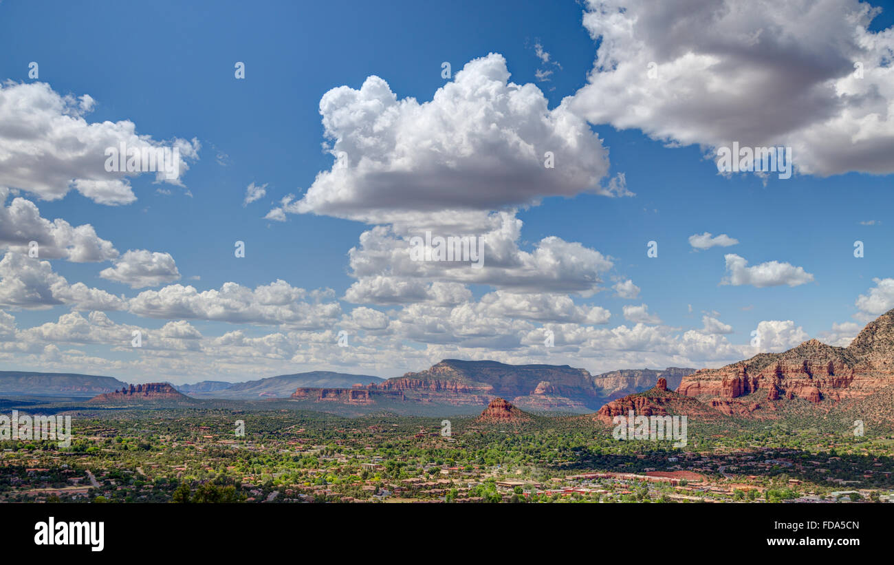 Landscape, mountain range, red rock formations, edge of Colorado ...