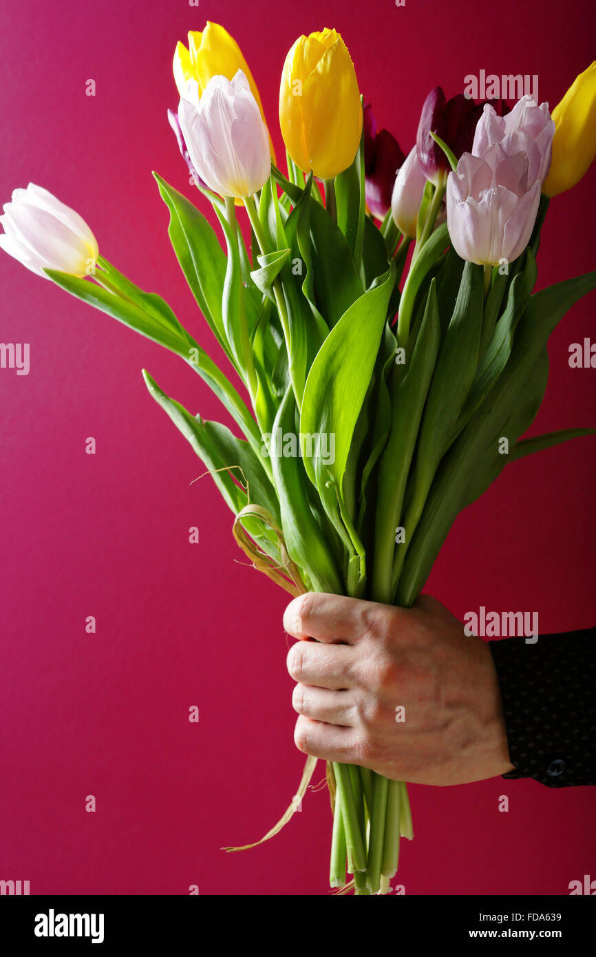 Faceless man in yellow hi-res stock photography and images - Alamy