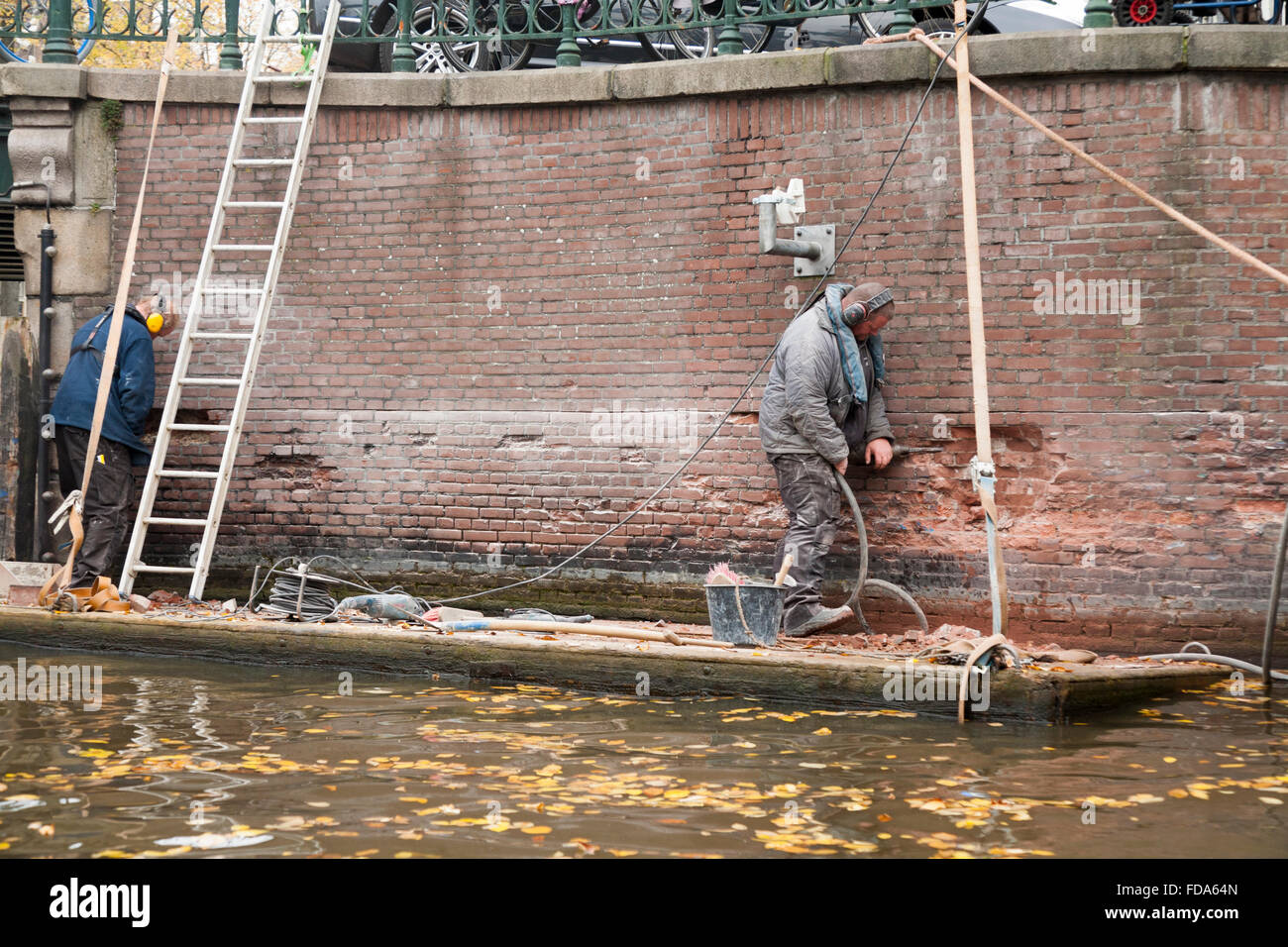Canal wall repair hi-res stock photography and images - Alamy