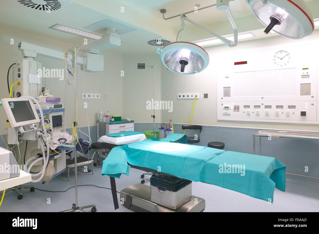 Surgery room with bed an machinery. Horizontal Stock Photo - Alamy