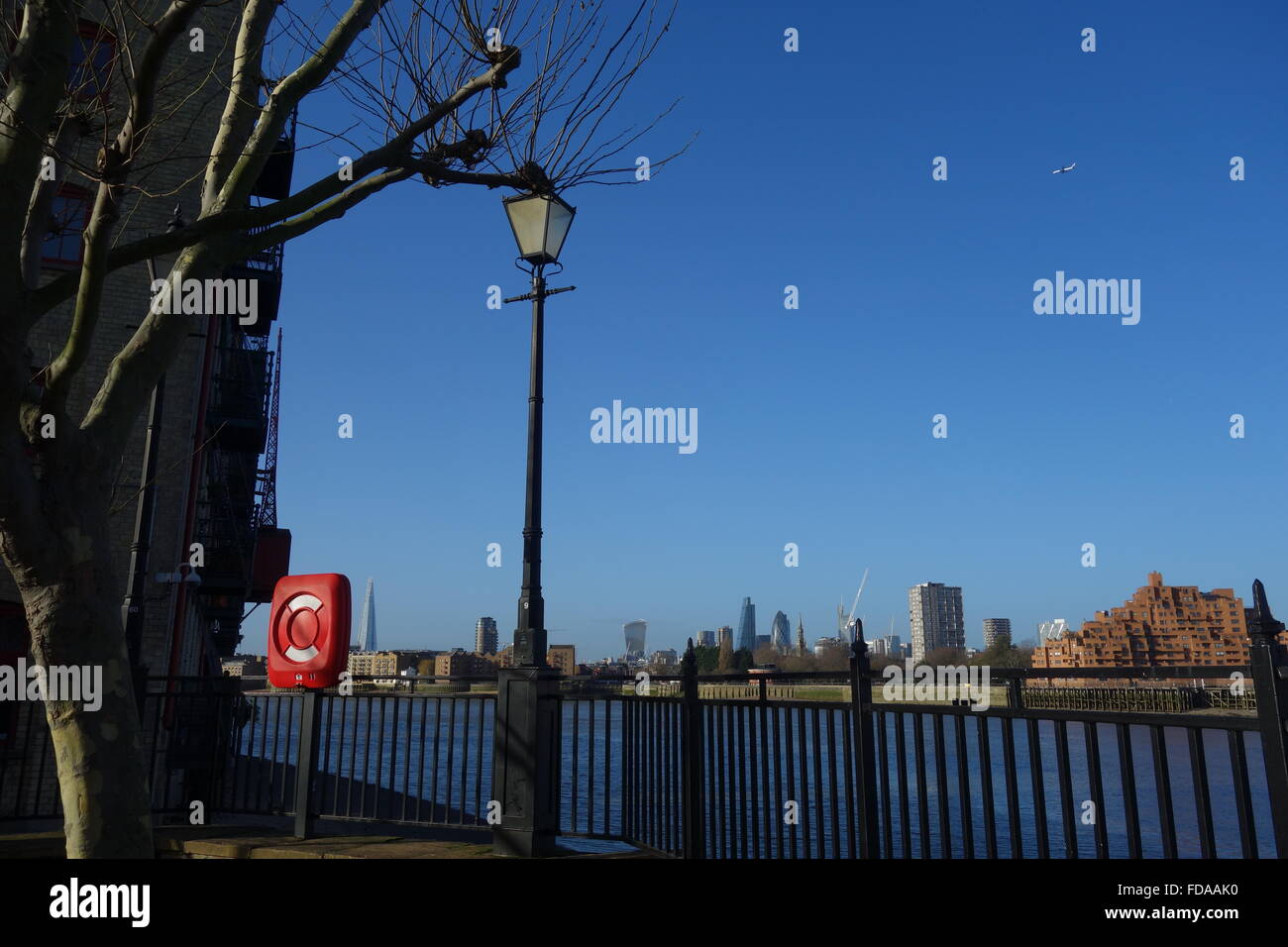 Thames Path, Rotherhithe, London UK Stock Photo - Alamy