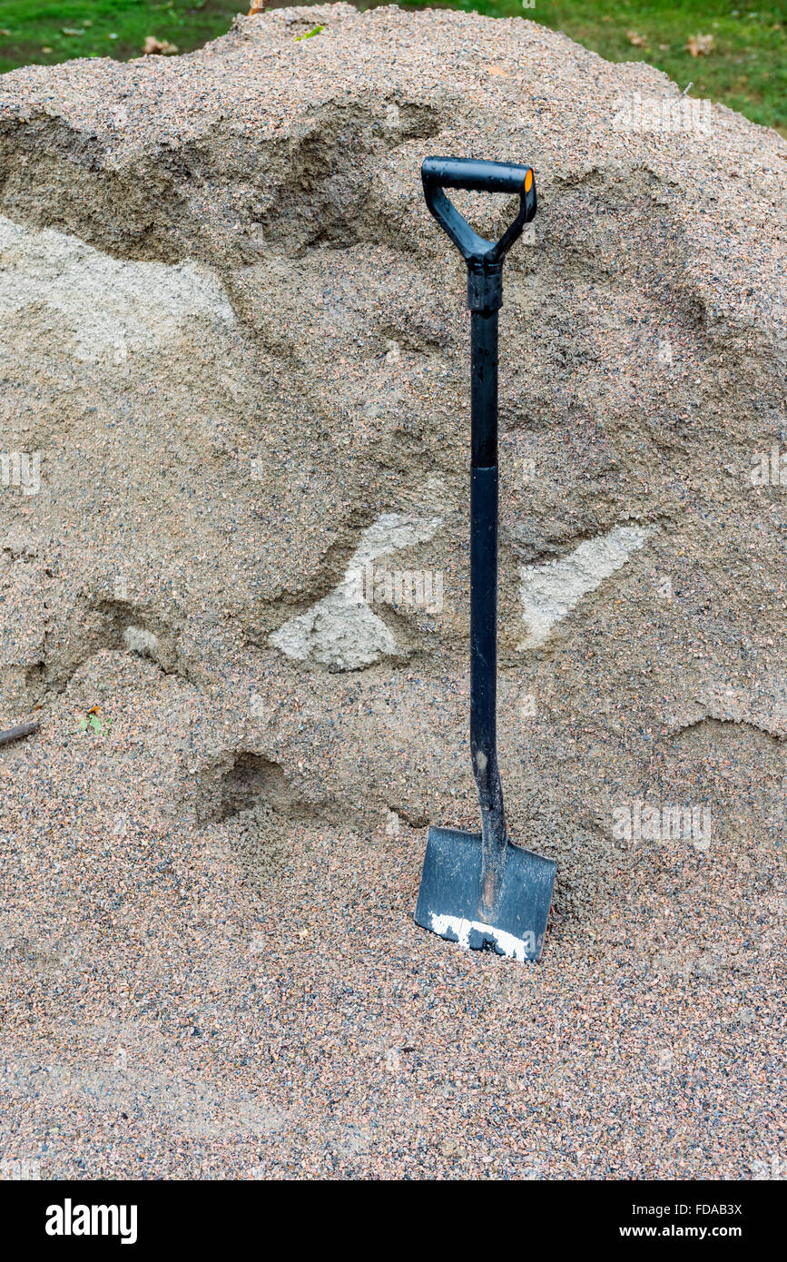 Spade tool hi-res stock photography and images - Alamy