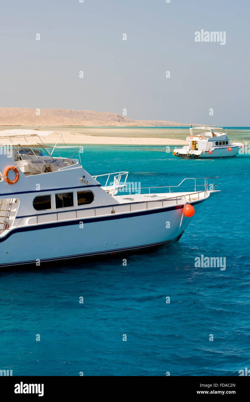 Red sea diving boats hi-res stock photography and images - Alamy