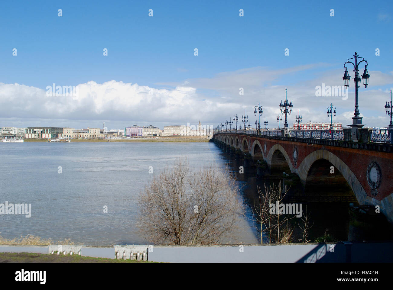 Bordeaux winter hi-res stock photography and images - Alamy
