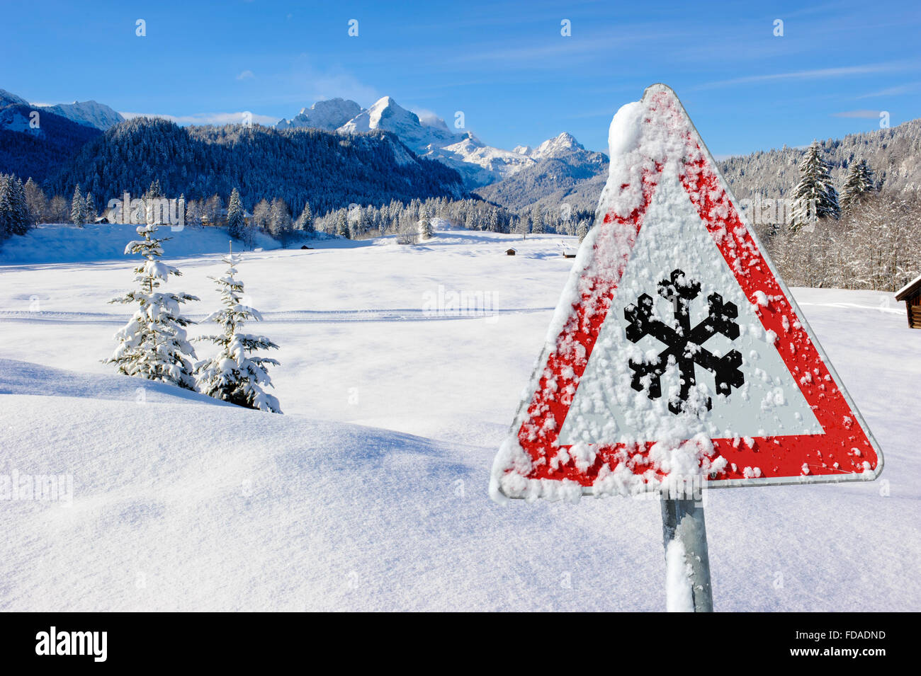 Traffic information road sign hi-res stock photography and images - Alamy
