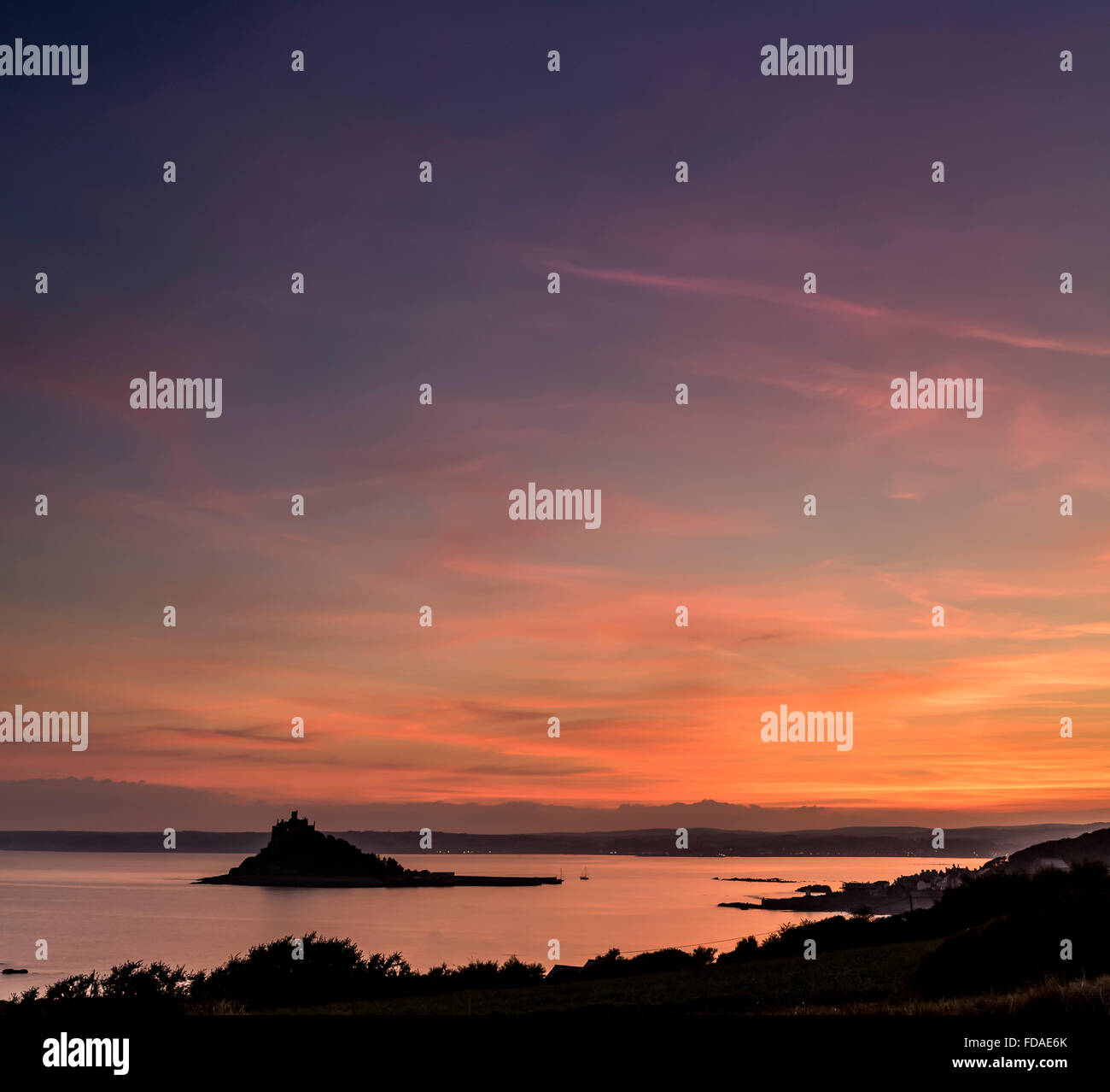 Red Glow, St Michaels Mount, Cornwall Stock Photo - Alamy
