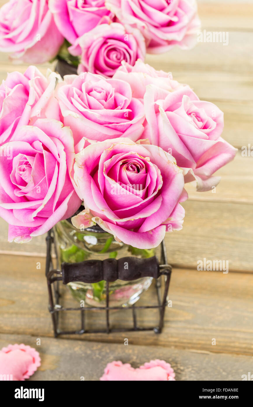 Mason jar roses table hi-res stock photography and images - Alamy